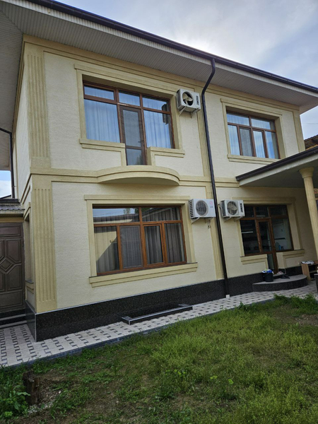 Продаётся участок 4+3 сотки. 7 комнат.Хасанбай