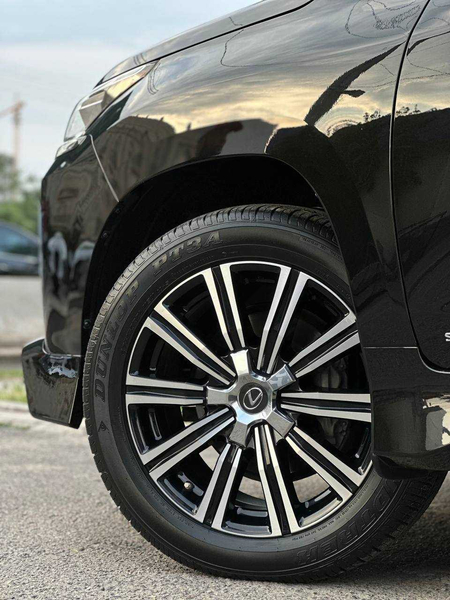 Lexus LX 570 Автомобиль в идеальном состоянии