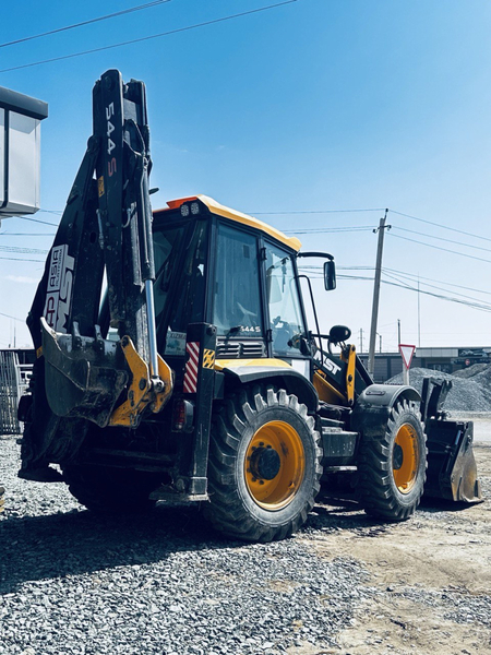 MST M544 traktor
