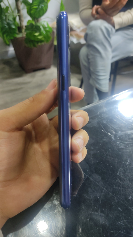 Samsung a 10 s sotiladi. Xotira 2/32 gb. Sastayana yaxshi,