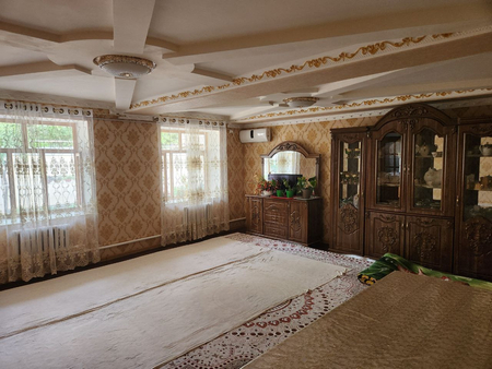 Продаётся дом. 10 сот. 8 ком. Свой.