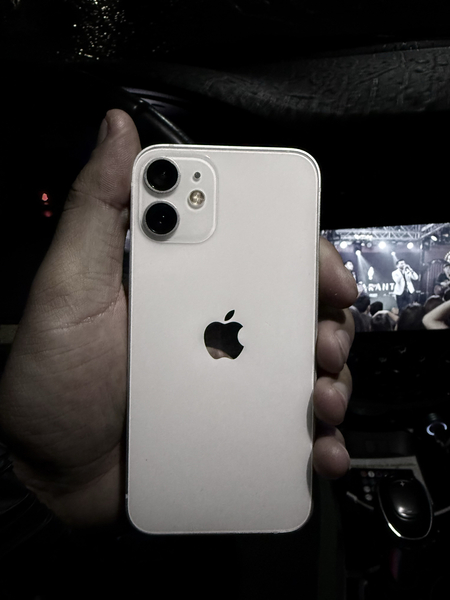 Iphone 12 mini 128 tali oq 77 yomkost radnoy