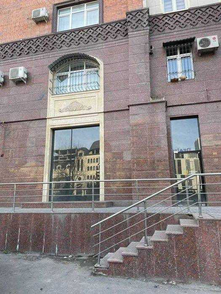 Сдаётся нежилое помещение возле Алайского базара  142м2