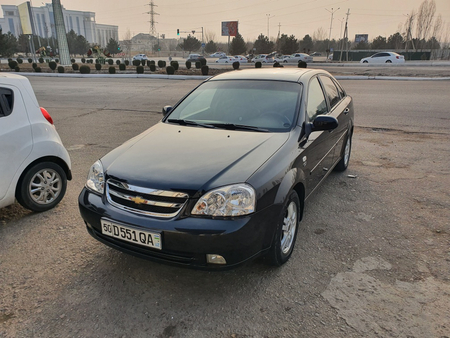 Orqa krilokda kraskasi bor ichiga utmagan