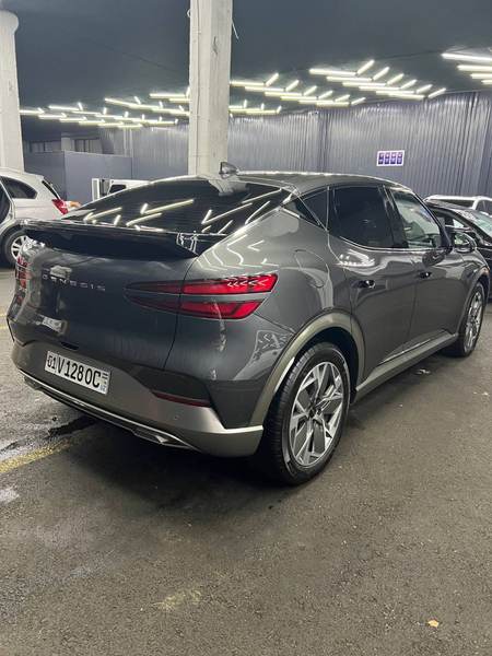 Продается Genesis GV60