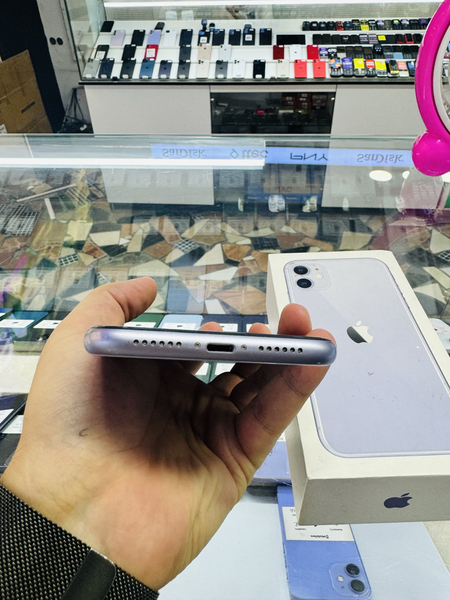 iPhone 11  64 gb purple ideal