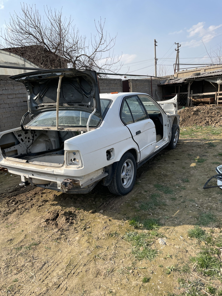 Bmw E34-E30 запчасти продается!