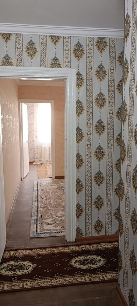 Горгаз ,Кафе-Бахор олдида 2хонали 3каватда сотилади