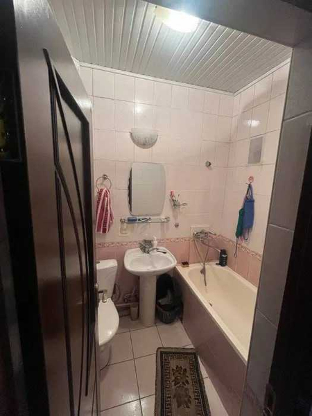 Чилонзор 18кв 1/9/9 панель 42м²
торец балкон 1/7 Тоза ремонт срочно