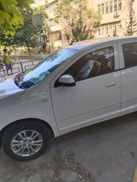 Cobalt yangi salondan chiqqan