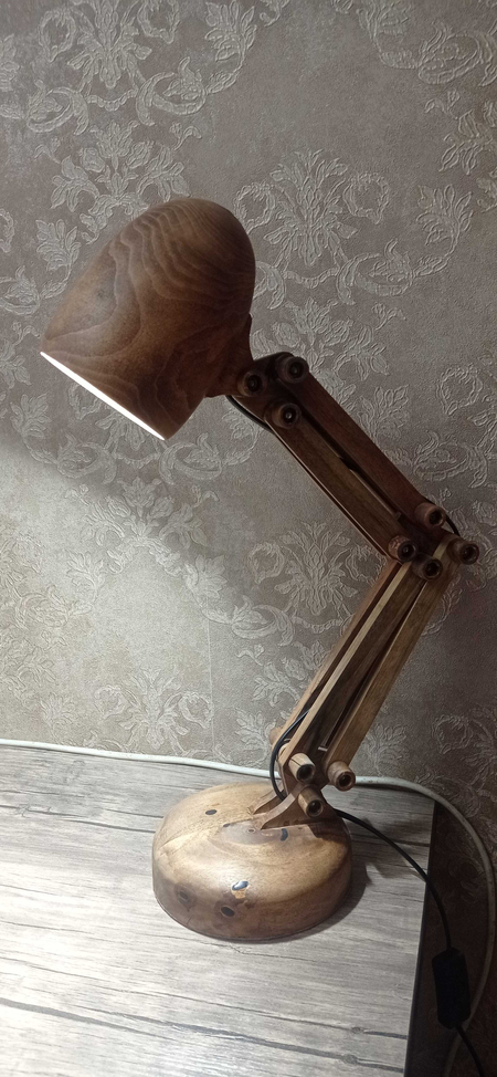 Лампа настольная