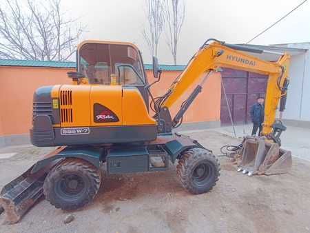 Sotiladi, продается Hyundai 555W-7