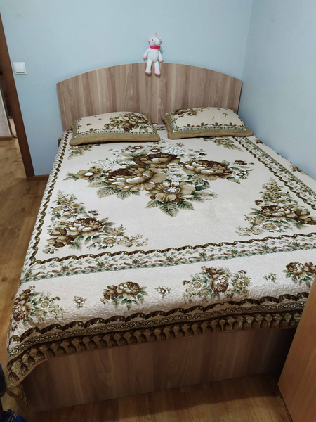 Продам спальный гарнитур, матрас в комплекте.