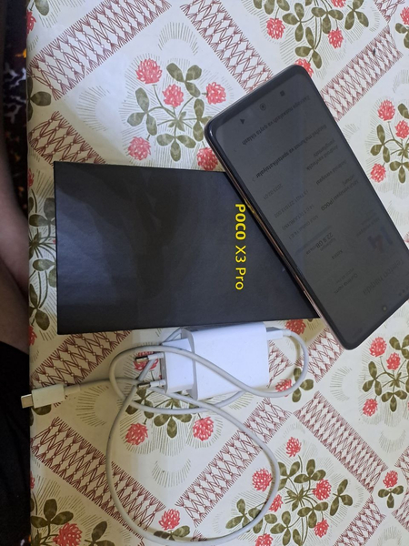 Poco x3 pro sotiladi 256gb qarobka va zaryatchik 67v bor