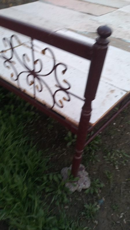 Продаётся тапчан.