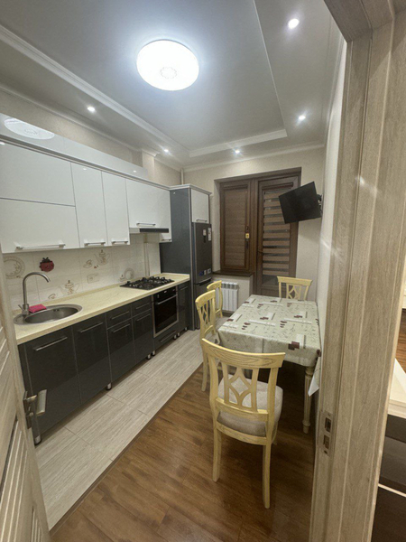 Новостройка 3/3/9 Метро Шахристанское 78м²