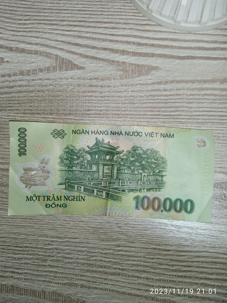 Продаю Вьетнамскую купюру