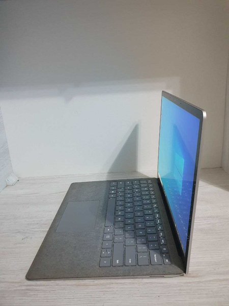 Noutbook Microsoft Surface Laptop  i5/ 8 / 256 ssd m2 / Сенсорный/ 2K
