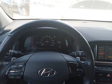 Продаю корейский Hyundai Ioniq full позиция электромобиль