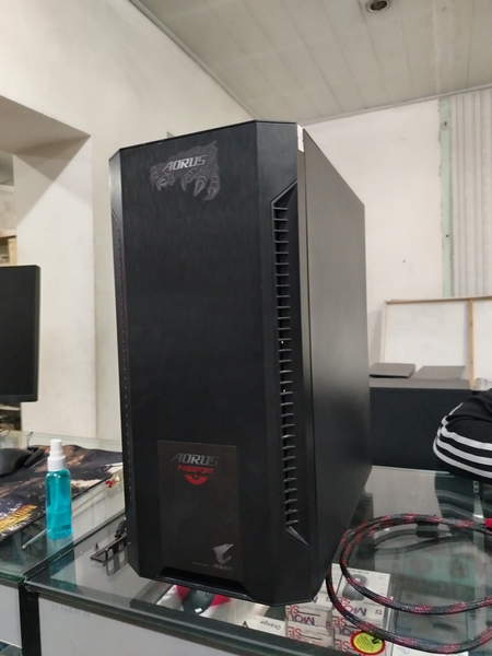 Aorus original keys yaxshi xolatda