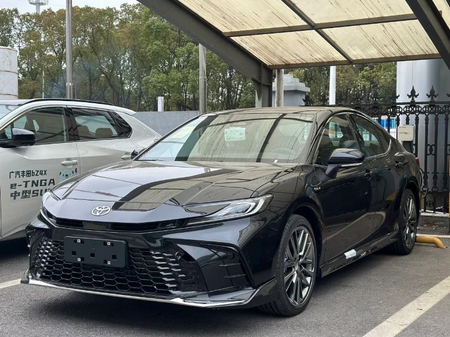 Toyota camry hybrid 2.0 sport plus