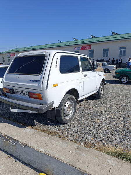 Niva 1985, propan, rangi oq