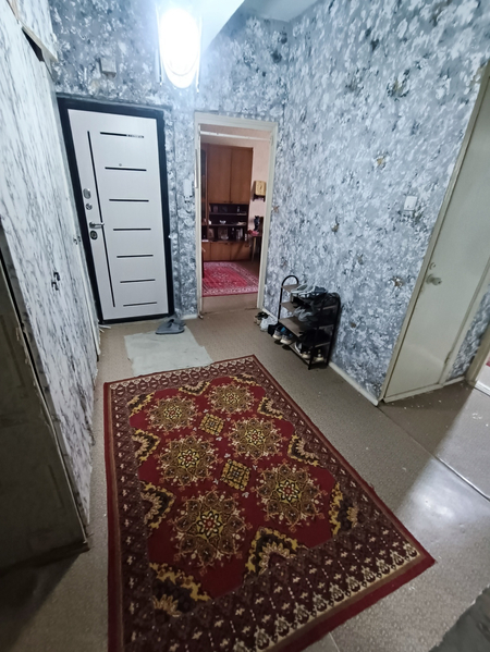 Срочно продаю 4 х ком 6/9. Площадь 100 м2 СЕРГЕЛИ 16 балкон 2 на 6