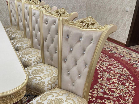 Продажа стол и стулья для гостей срочно