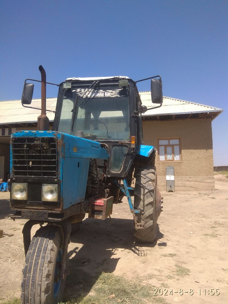 MTZ 80 Sotiladi mator karopka zadnimos bahorda remondan chiqqan