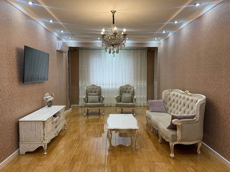 Продам квартиру ул. Садык Азимова