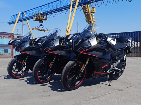 Мотоцикл CFMoto 450SR ABS