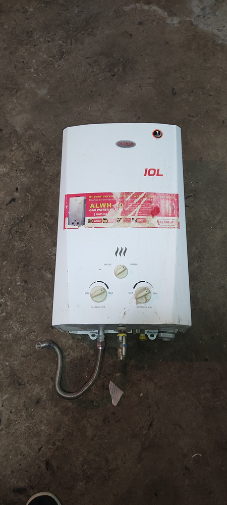 Газовая колонка сотилади.