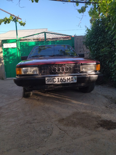 Audi 80. B2. 1982 года. Метан 80.