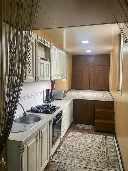 Продам 2х, переделанную в 3х комнатную квартиру