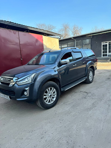 Продается Isuzi D-Max в хорошем состоянии