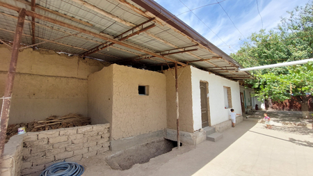 Uchastka sotiladi