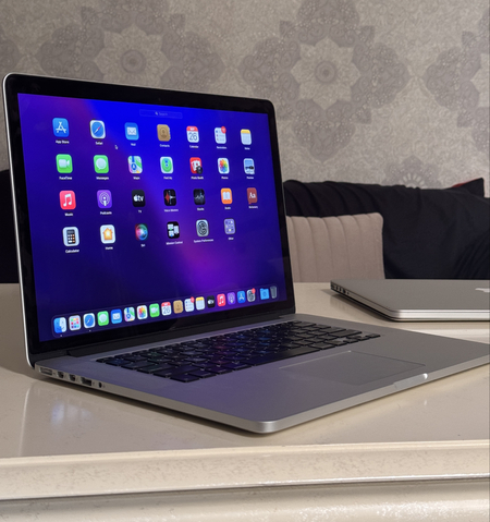 Apple Macbook Pro, 15-inch, 2015 Mid