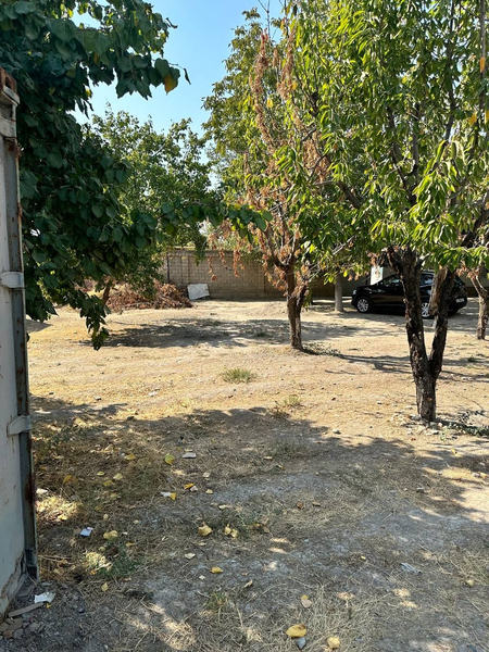 Yer Sotiladi Sergeli 1 daxasi yo'lni yuzida 8 sotix