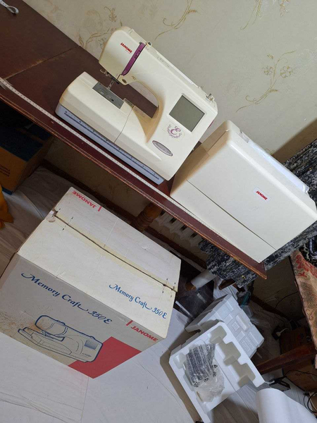 Juita JT888-FQ raspashvalka, Janome MemoryCraft350E avtomatik mashinka