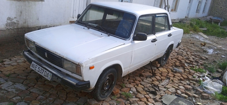 Vaz 05 sotiladi metanga jovob100%