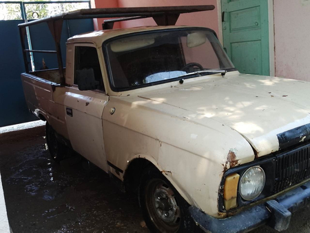 Moskvich furgon sotiladi