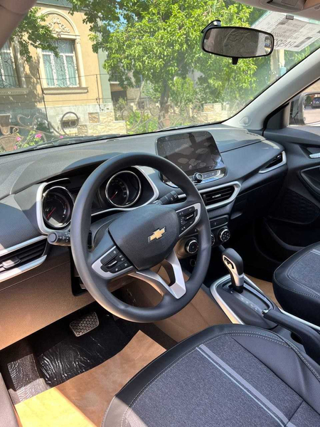 Tracker turbo AT halol nasiya savdo