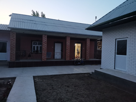Ховли уй сотилади