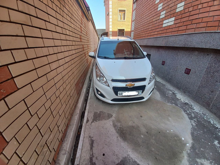 Спарк автомат коробка сотилади.