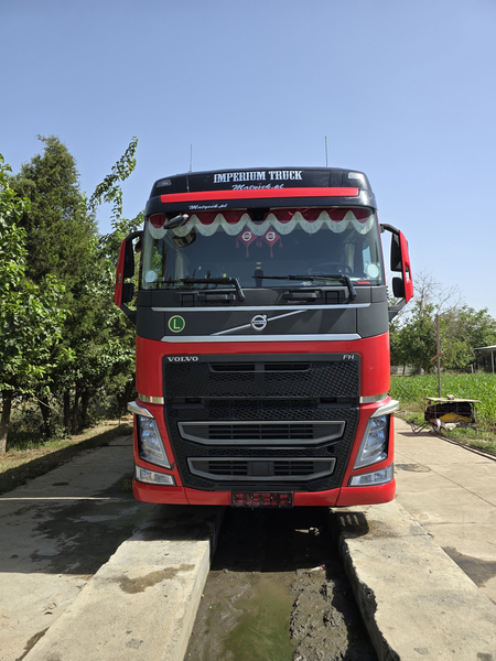 Moshinani sotiladi VOLVO 500