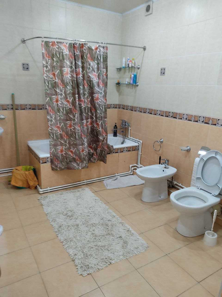 Сдаётся  квартира по ул. Нукус**