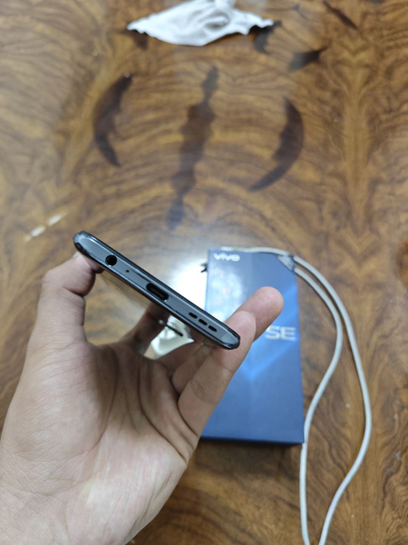 Vivo V20 SE Holati ideal
