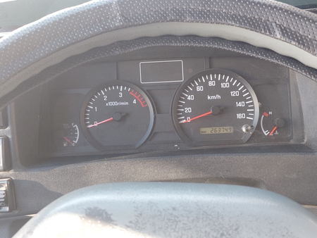 Isuzu srochna sotiladi