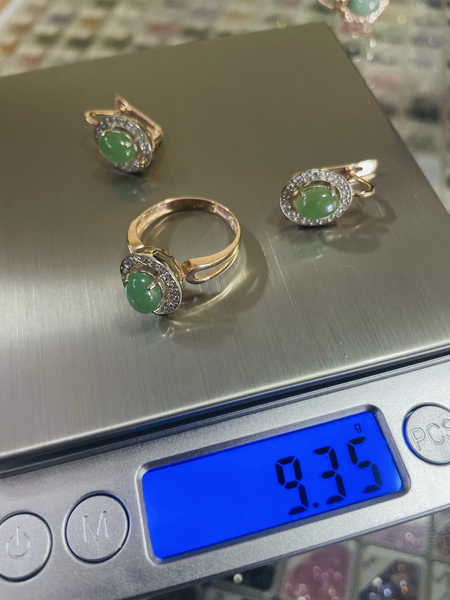 tilla komplekt sotiladi 585 proba.