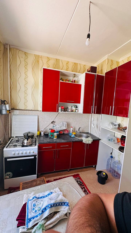 Eski shahar kamolot domdan 3 xonalik kv sotilafi.